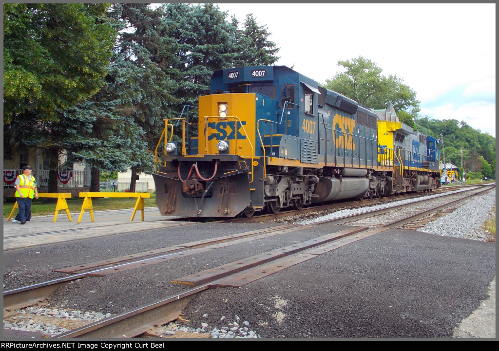 CSX 4007 and 44